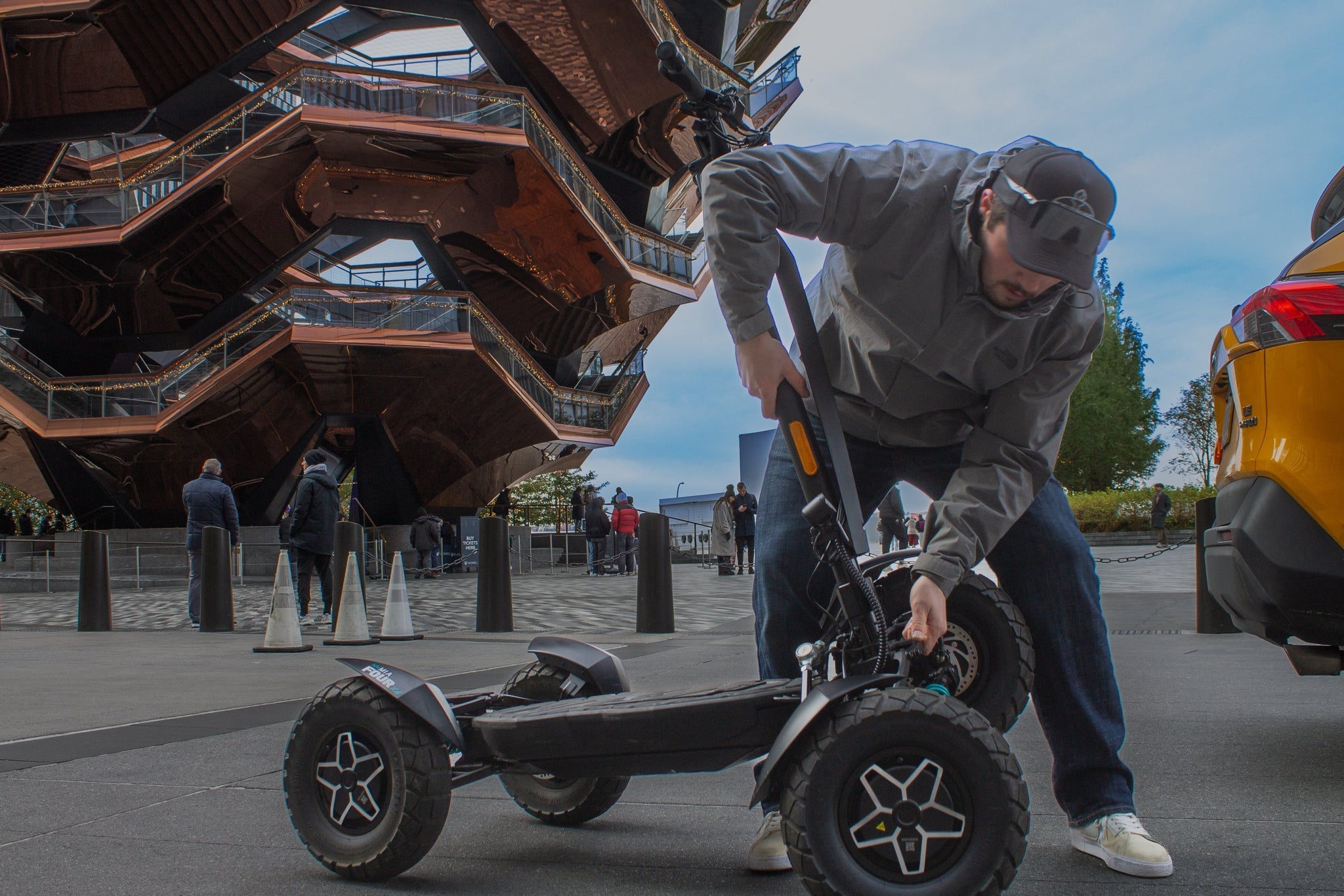 Speed Meets Style: Exploring the Mia Four X4 Quadboard Scooter's Incre